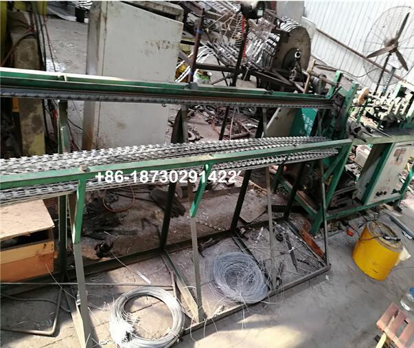 1-6 Meter Long Straight Line Concertina Razor Babred Wire Used In ...