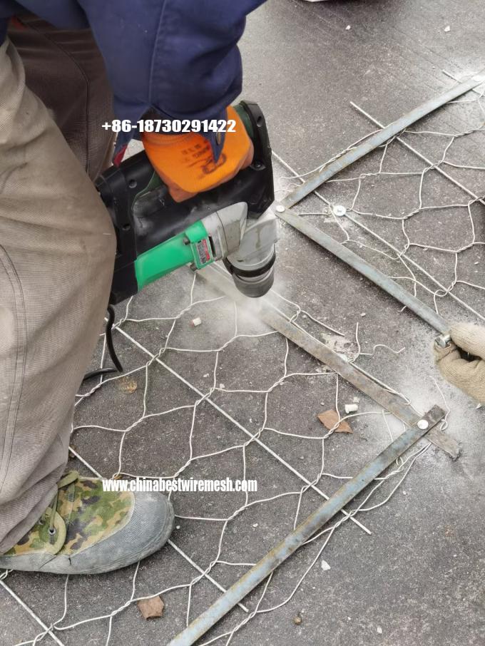 Galvanized reinforced hexagonal mesh asphalt pavement subgrade
